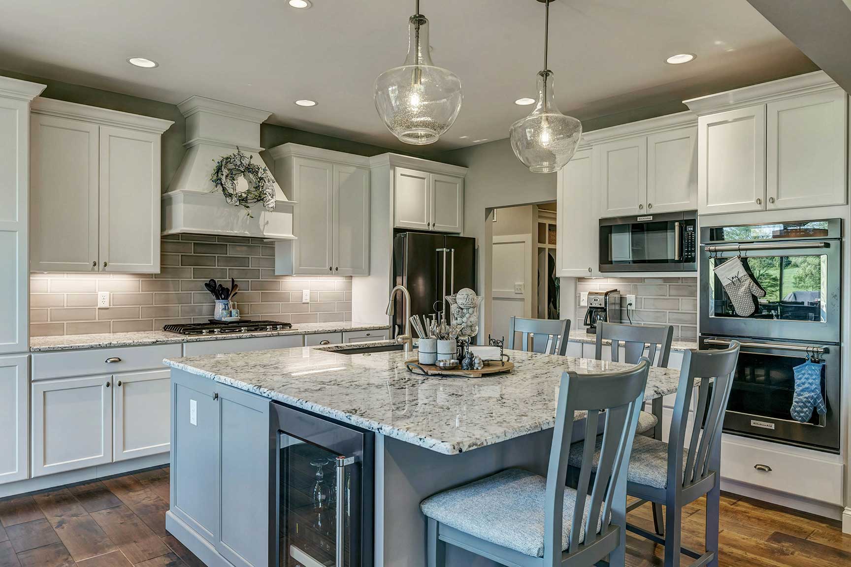 A Current Farm House - Lux Move In Ready Dream Homes